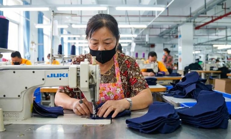 US-Managed Custom Hat Manufacturing Process